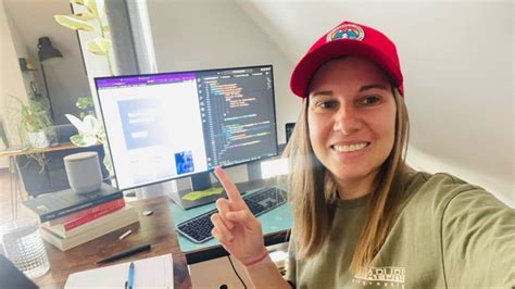 {dev} Blondie On Linkedin {dev} Blondie по пътя от психологията към програмирането с Петя