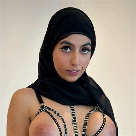 Whos This Muslim Girl 1 Reply 1648241 ›