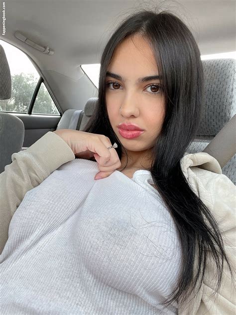 Emilia Nude OnlyFans Leaks Fappening FappeningBook