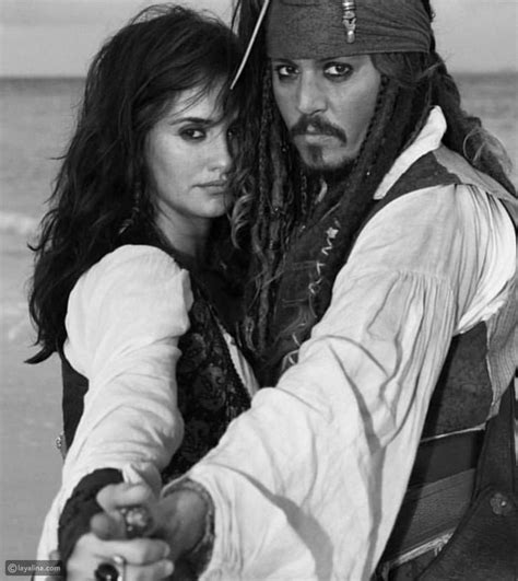 جوني ديب يصدم الجمهور بملامح مختلفة تماماً في فيلمه الجديد