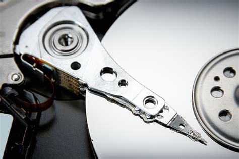 오픈 하드 디스크 드라이브입니다 데이터 저장의 개념입니다 데이터 배열입니다 Health에 대한 스톡 사진 및 기타 이미지 Health 깨짐 데이터 Istock