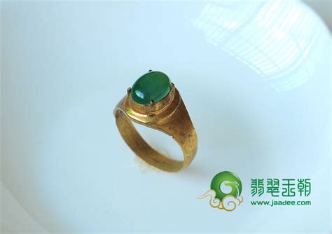 冰种飘翠缅甸翡翠戒面 翡翠王朝