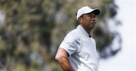 이글 1개·버디 3개 골프 황제 부활 시동