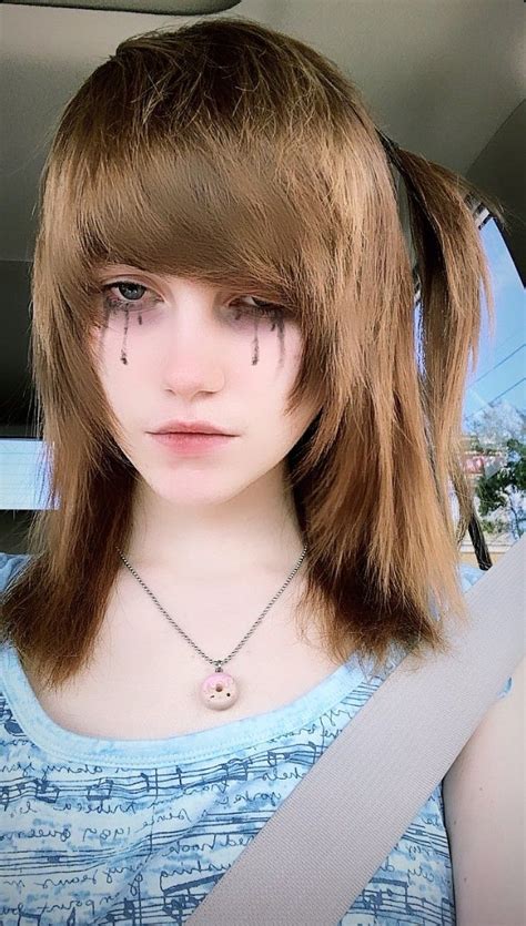 Pin De Xavier Morales En 2000s Emo Ideas De Corte De Cabello