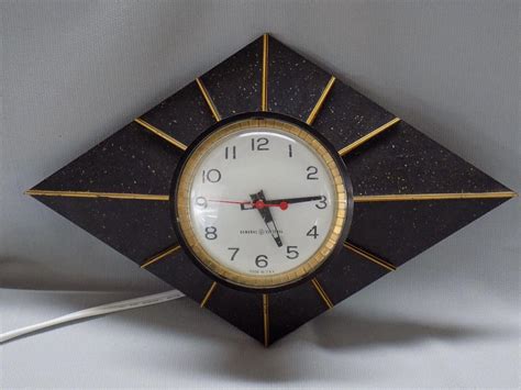 Vintage Mcm Ge Electric Clock Model 2h64 Atomic Era Sunburst