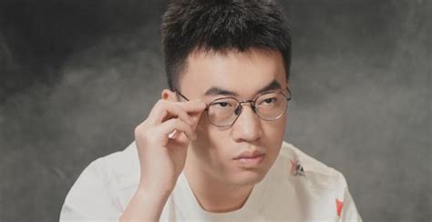 小虎手势舞火遍全球，官方推出专属表情包，他也有自己的皮肤了腾讯新闻