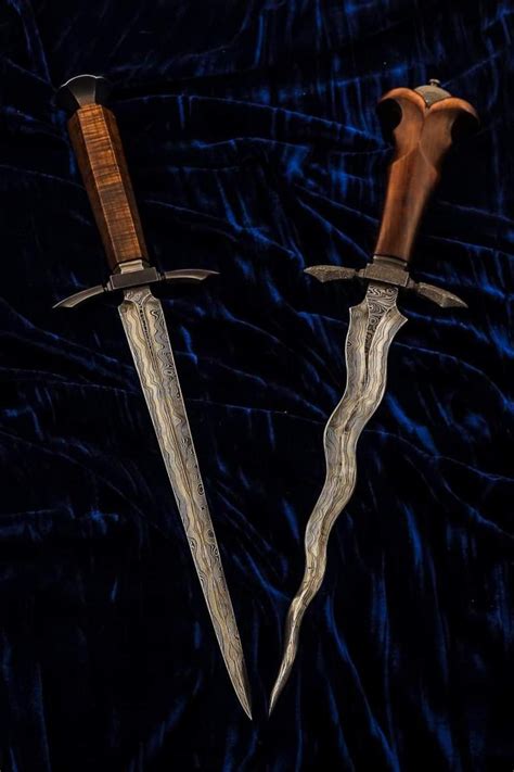 Twin Daggers R Knives