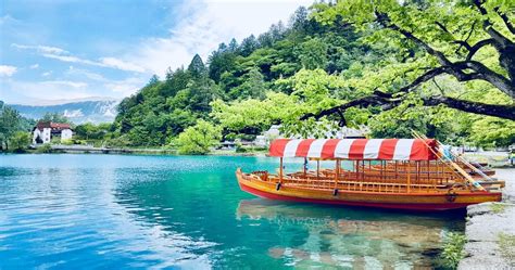 10 Most Beautiful Lakes In The World You Need To See At Least Once In