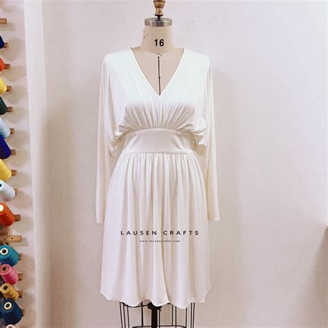 Carrie Bradshaw Short White Dress Sex And The City Outfits Lausencrafts