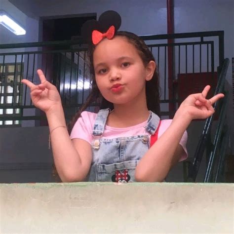 Junia Ferreira Youtube