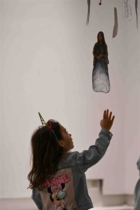 Фотографии од отворањето на изложбата „Уметници и бегалци” Окно мк