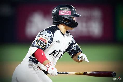 [수원 게임노트] ‘강백호 홈런 홍현빈 끝내기 Kt 삼성에 5 4 역전승…빛바랜 박병호 홈런