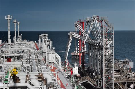 Traditional Jetty Vs Jettyless Lng