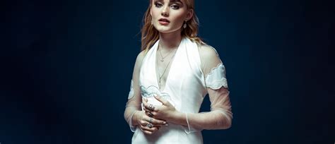 X Resolution Meg Donnelly X Resolution Wallpaper Wallpapers Den