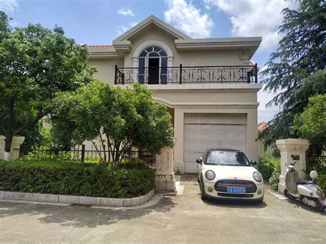 大独栋 带一亩大花园 东南朝向 新毛坯两层别墅 停车方便，黄金海岸别墅二手房，1650万，5室3厅，4卫，315平米 昆明安居客