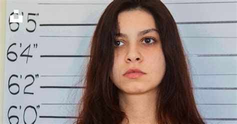 기분에 따라 모든 것을 말하는 표지판을 들고있는 여자 사진 Unsplash의 무료 여자 이미지