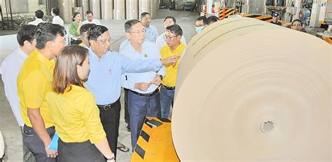 ရန်ကုန်တိုင်းဒေသကြီး အတွင်းရှိ စက်ရုံများကို ပြည်ထောင်စုဝန်ကြီး ဒေါက