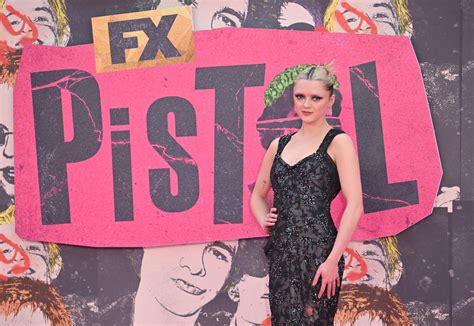 Звезда «Игры престолов и дочь Джуда Лоу кого мы увидим в сериале про группу Sex Pistols