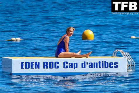 Emma Thompson Girls Leaks Sexy E Girls