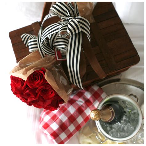 Romantic Basket For Two Perfect Picnic