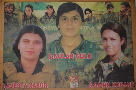 Dayîkên şehîdên Ypj`ê Ypj Nasnameya Jinan E Anha