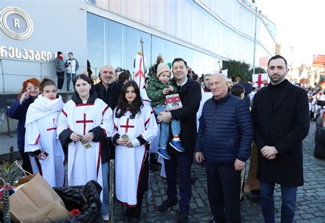 აფხაზეთის ავტონომიური რესპუბლიკის მთავრობის წარმომადგენლებმა ალილოს სადღესასწაულო მსვლელობაში