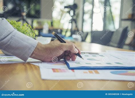 Excel Stat Spreadsheet Business Analytics Graph Statistic With Graph