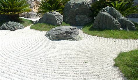 Декоративные камни для ландшафтного дизайна для клумбы природный и цветной камень для декора