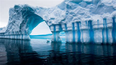 Download Cold Antarctica Iceberg Wallpaper