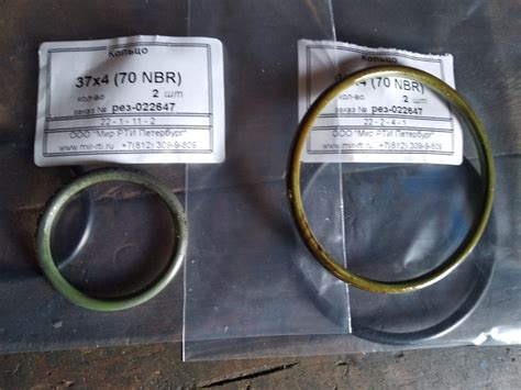 Уплотнительные кольца трубы напорной линии подачи воздуха — Skoda Octavia A5 Mk2 1 4 л 2011