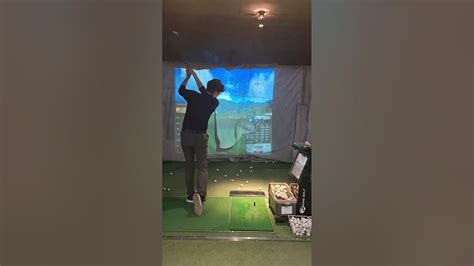 부드럽게 연결하는 느낌은 무거운 케틀벨을 움직이다가 공을 던지듯이 클럽헤드를 위로 던지고 다시받는 동작과 같습니다 케틀벨