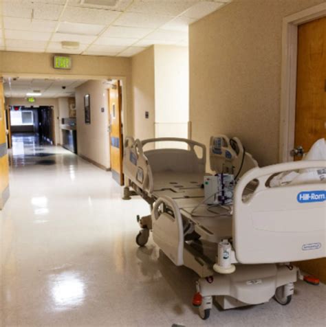 След като прекара нощта с адски болки в кръста момиче чу шокираща диагноза За Жената