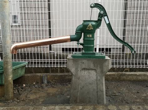 井戸掘り 手押しポンプ設置 川崎市 手押しポンプ 地下水、雨水、身近な水源を賢く集め使う。レインワールド