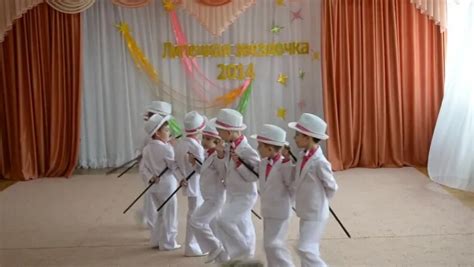 Дети танцуют танец джентльменов Смотреть онлайн в поиске Яндекса по Видео