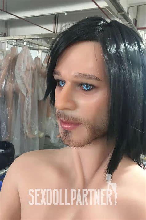 格好良い男性のセックス人形は裸の間に彼の完全に直立した大きなディックを披露します NakedPics