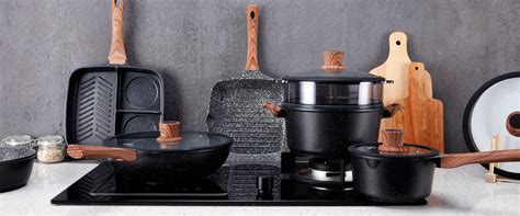 请登录后台后到seo选项里设置网页标题