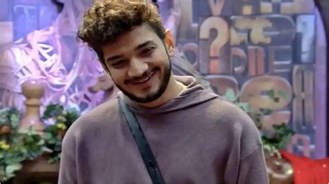 Bigg Boss 17 Grand Finale Will Munawar Faruqui Receive Trophy And