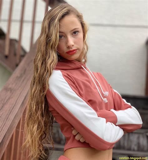 Celebridades Femeninas Oficial Avaryana Rose Y Para Continuar Con El