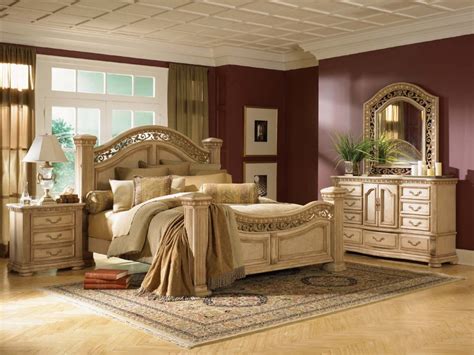 Bedroom Furniture Set