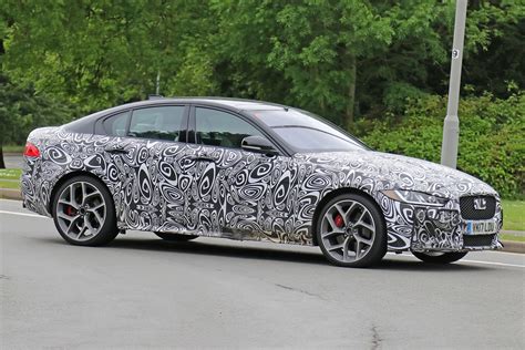 Jaguar испытывает новый Xe Svr Журнал Движок