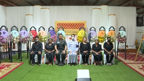 ข่าวพระบาทสมเด็จพระเจ้าอยู่หัว พระราชทานน้ำหลวงอาบศพ พวงมาลา และ