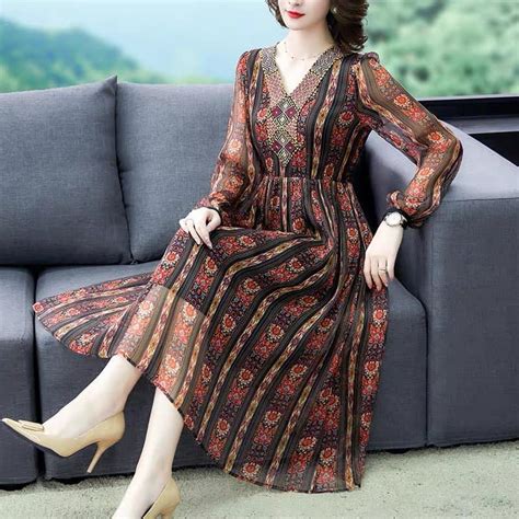 មហាចក្រព័ត៌មាន Mcpn News នគរបាលប្រឆាំងបទល្មើសសេដ្ឋកិច្ច ឆែកឆេរទីតាំងស ង្ស័ យថា ផ លិត ឡេខុ