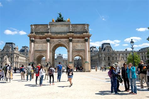 개선문 뒤 카 루 셀 프랑스 파리 루브르 박물관 옆에 위치한 개선문에 위치 합니다 거리에 대한 스톡 사진 및 기타 이미지 거리 건물 외관 건축 Istock