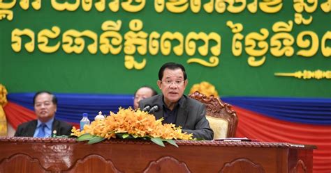 សម្ដេចតេជោ នាយករដ្ឋមន្ត្រី អញ្ជើញជួបសំណេះសំណាលជាមួយក្រុមគ្រូពេទ្យស្ម័គ្រចិត្តយុវជនសម្តេចតេជោ