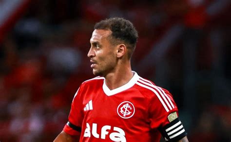 Alan Patrick é Artilheiro Do Internacional Em Clássicos Gre Nal