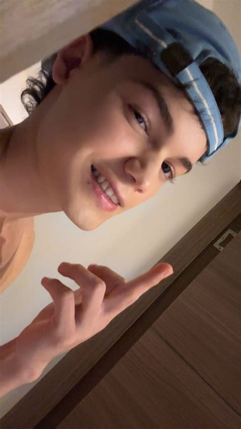 Max Cortes Webcam Model Profile Xhamsterlive