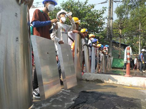 အင်းစိန်ပေါက်တောဝ၊ ဘုရင့်နောင်လမ်းသပိတ် စစ်တပ်နဲ့ရဲ စတင်ဝင်ရောက်