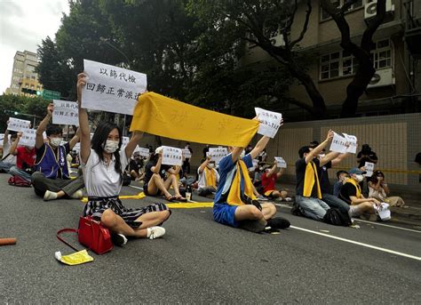 台医护在疾管部门贴防疫不及格成绩单 怒吼陈时中出来护理医疗台当局