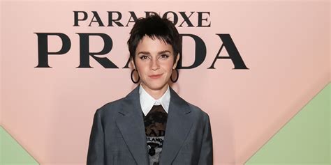 Emma Watson Debuts New Pixie Cut Emma Watson Tom Felton Celebrity