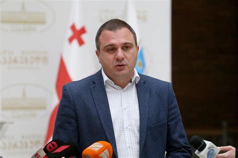 რევაზ სოხაძე ქალაქში გაჩნდნენ ჯგუფები რომლებიც გაჭირვებულის მანტიას ამოფარებულები უკანონო